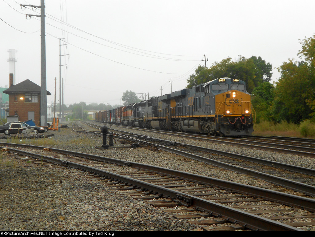 CSX 3076, CSX 807, HLCX 7192 & HL]X 7843